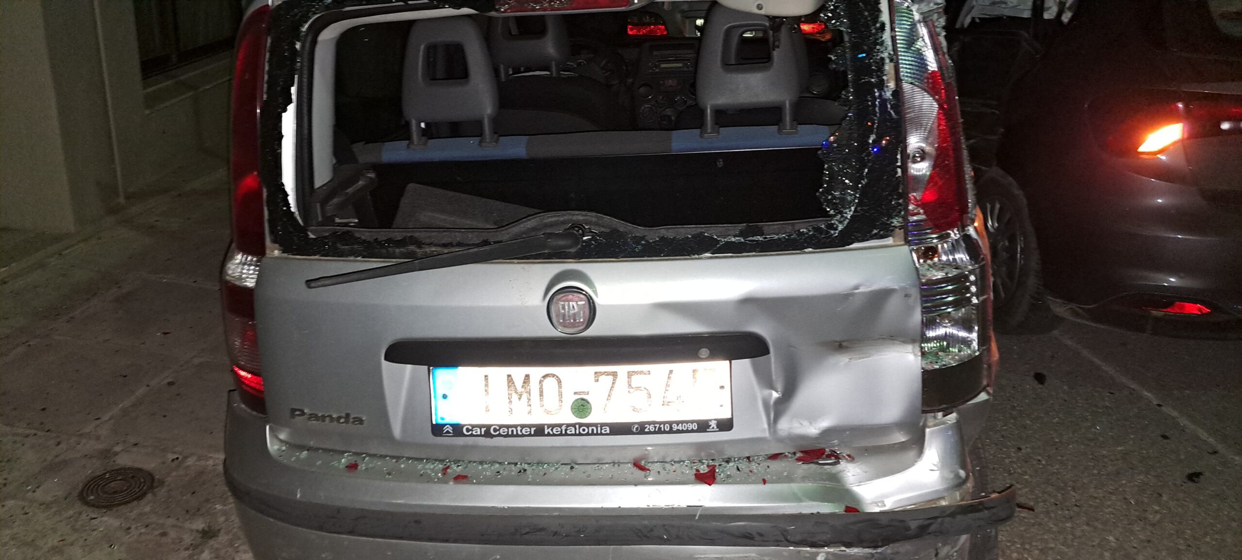 Αλλο ενα τροχαίο στον ιδιο Δρομο με μεγαλες ζημιες σε 5 Αυτοκινητα ...