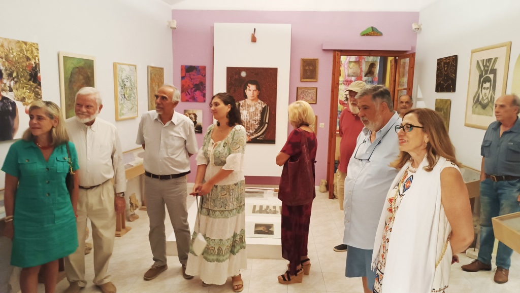 ΕΝΤΥΠΩΣΙΑΚΗ ΕΙΚΑΣΤΙΚΗ ΕΚΘΕΣΗ ΚΑΙ ΥΠΕΡΛΑΜΠΡΗ ΠΑΝΣΕΛΗΝΟΣ ΣΤΟΝ ΚΗΠΟ ΤΗΣ ...