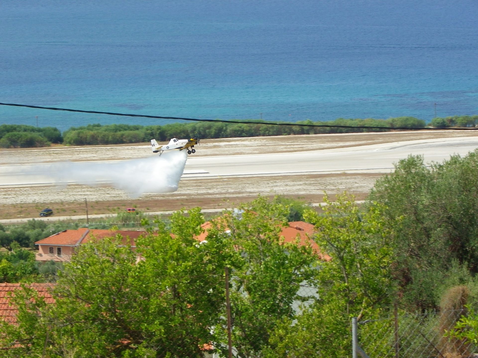 Τραγωδία στις Μηνιές: Μεγάλη φωτιά σε σπίτι -Απεγκλωβισμός ανθρώπου ...